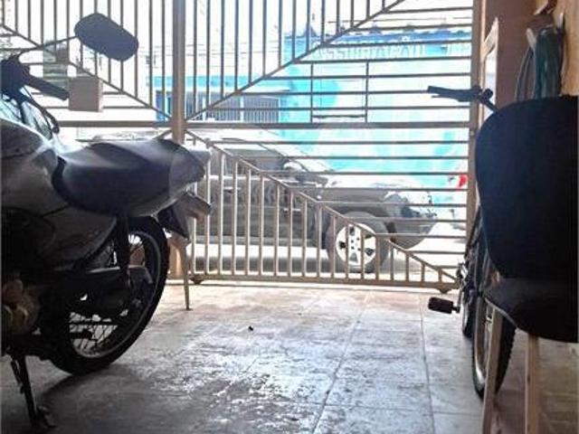 Sobrado com 4 quartos à venda em Quitaúna SP