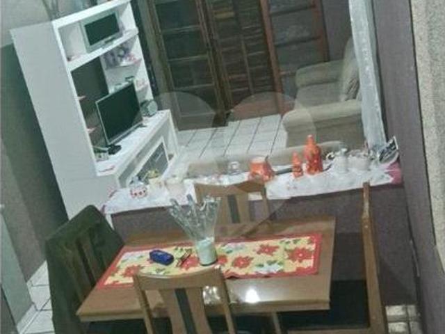 Sobrado com 4 quartos à venda em Quiririm SP