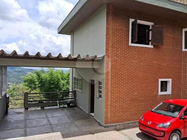 Sobrado com 4 quartos à venda em Roseira SP