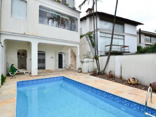 Sobrado com 4 quartos à venda em Sumaré SP