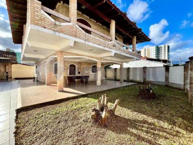 Sobrado com 4 quartos a venda no bairro do Indaiá Caraguatatuba/SP
