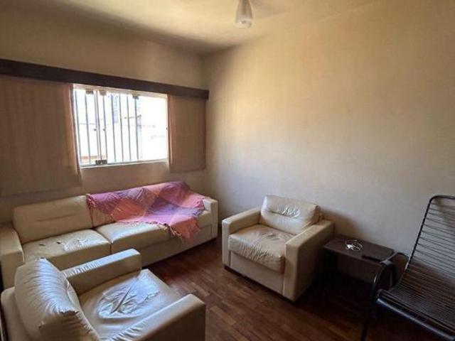 Sobrado com 4 quartos à venda no Bairro Tabajaras Uberlândia/MG