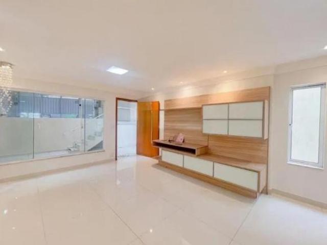Sobrado com 4 quartos à venda por R$ 960.000 Vila Valparaíso Santo André/SP