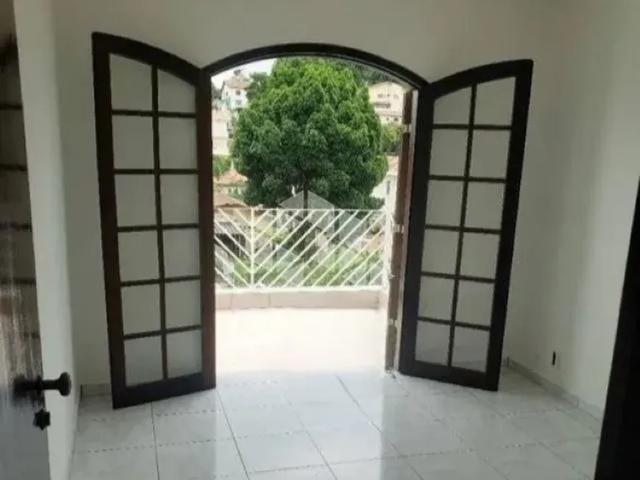 Sobrado com 4 Quartos e 4 banheiros à Venda, 290 m²