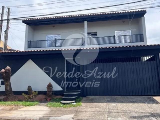 Sobrado com 4 Quartos e 4 banheiros à Venda, 252 m² por R$ 852.000