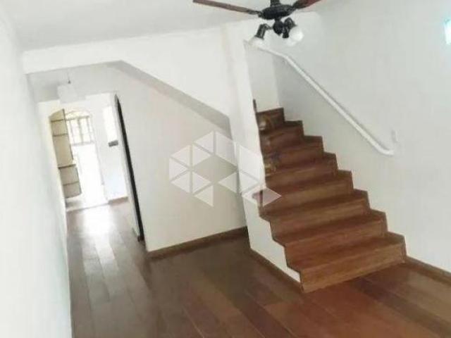 Sobrado com 4 Quartos e 4 banheiros à Venda, 290 m²