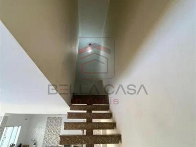 Sobrado com 4 Quartos e 4 banheiros à Venda, 298 m²