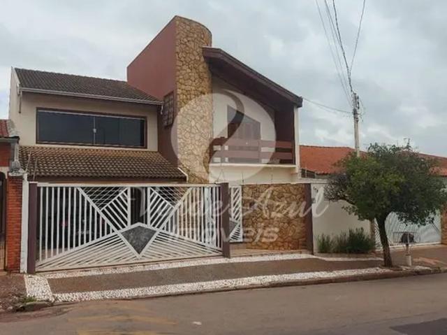 Sobrado com 4 Quartos e 5 banheiros à Venda, 291 m² por R$ 1.200.000