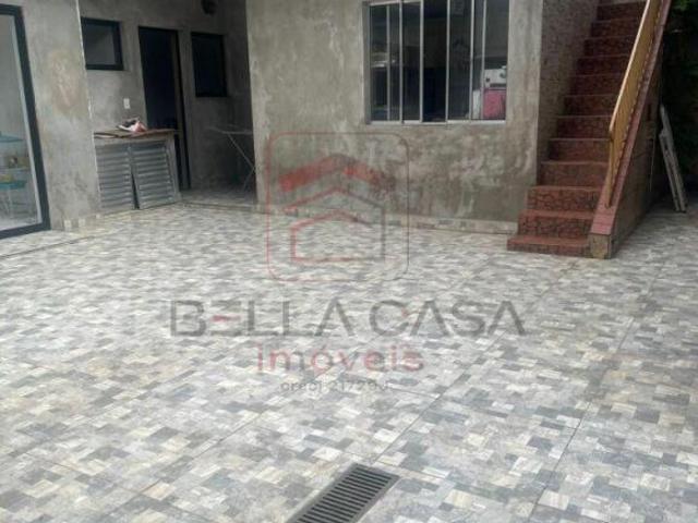 Sobrado com 4 Quartos e 5 banheiros à Venda, 330 m² por R$ 1.500.000