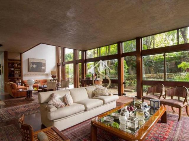 Sobrado com 4 Quartos e 5 banheiros à Venda, 650 m² por R$ 5.000.000