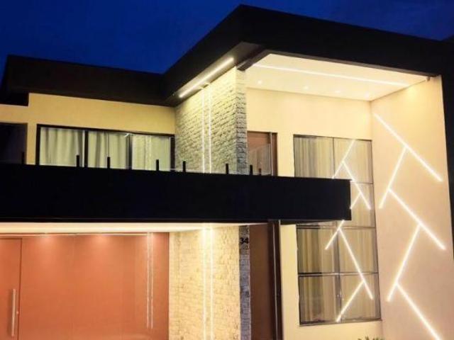 Sobrado com 4 quartos e 166m² em Arniqueiras