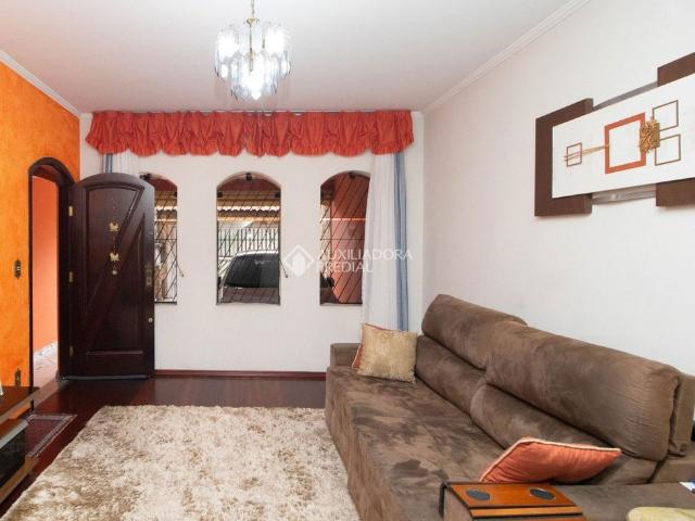 Sobrado com 4 quartos e 196m² para alugar em Vila Camilópolis, Santo André