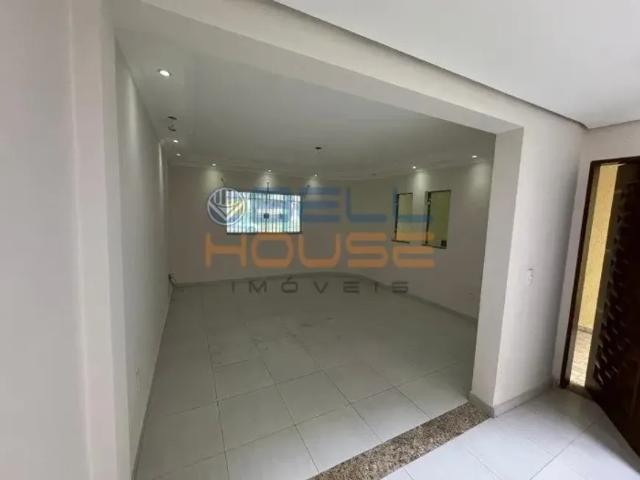 Sobrado com 4 Quartos e 1 banheiro à Venda, 264 m² por R$ 1.300.000