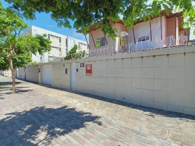 Sobrado com 4 Quartos e 1 banheiro à Venda, 324 m² por R$ 1.500.000