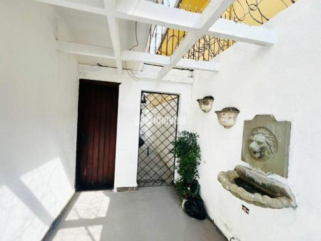 Sobrado com 4 Quartos e 1 banheiro com, 138 m²
