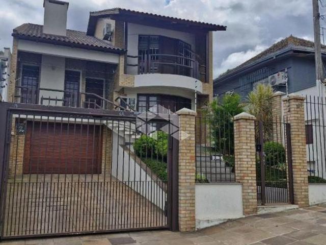Sobrado com 4 quartos e 263 m² no bairro Glória em Porto Alegre