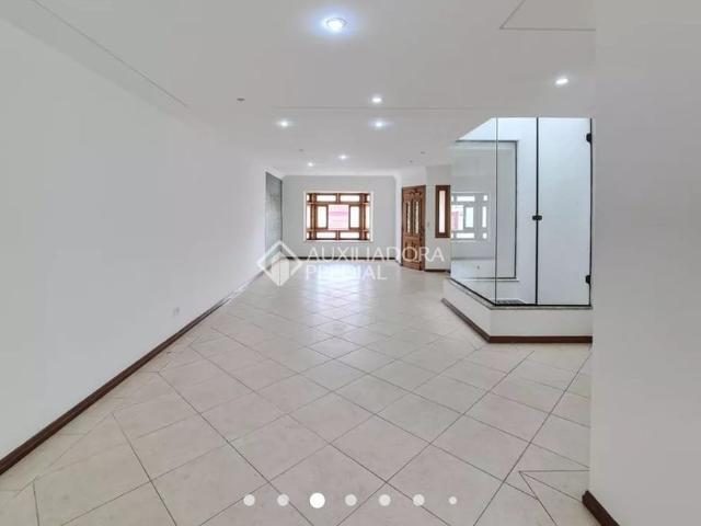 Sobrado com 4 quartos e 280m² para alugar em Nova Petrópolis, São Bernardo do Campo
