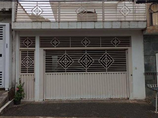 Sobrado com 4 Quartos e 2 banheiros à Venda, 151 m² por R$ 520.000