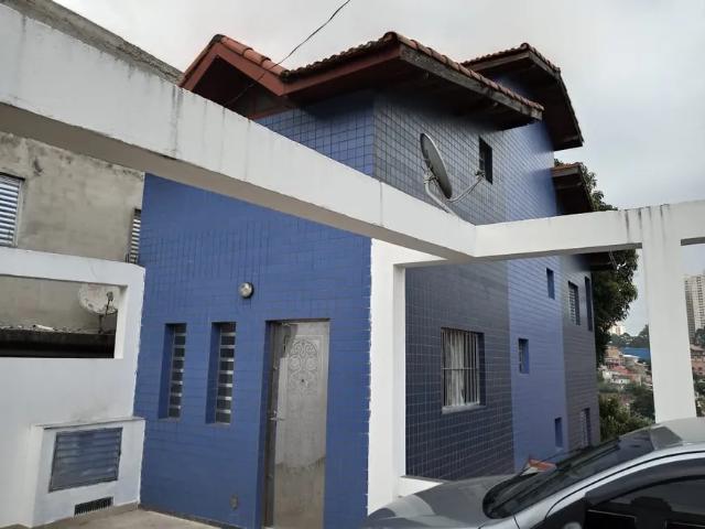 Sobrado com 4 Quartos e 2 banheiros à Venda, 180 m² por R$ 525.000