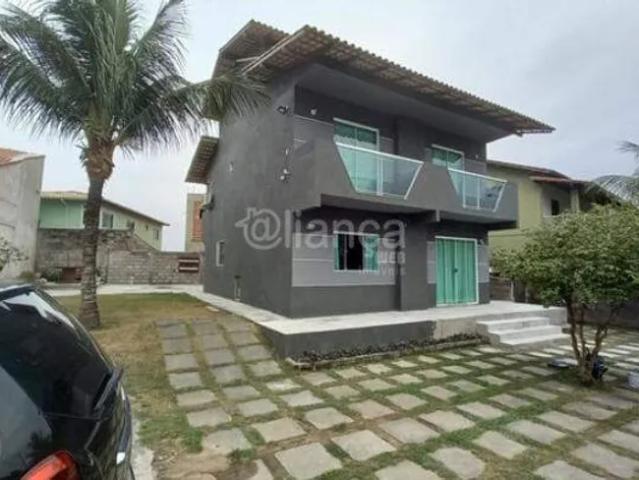 Sobrado com 4 Quartos e 2 banheiros à Venda, 194 m² por R$ 870.000