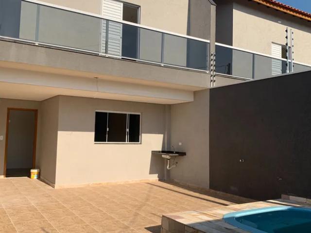 Sobrado com 4 Quartos e 2 banheiros à Venda, 120 m² por R$ 649.900