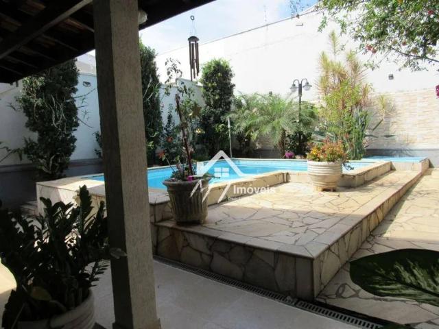 Sobrado com 4 Quartos e 2 banheiros à Venda, 250 m² por R$ 1.100.000