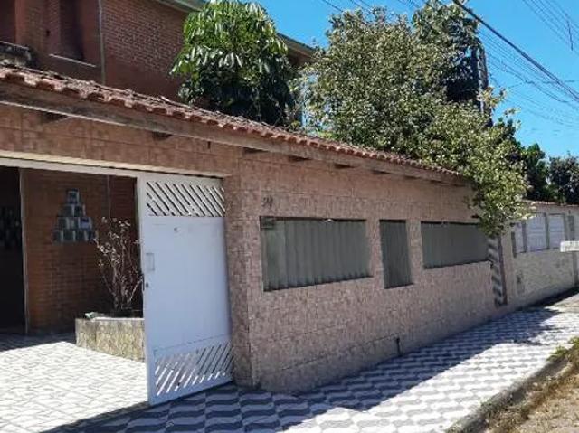 Sobrado com 4 Quartos e 2 banheiros à Venda, 206 m² por R$ 424.000