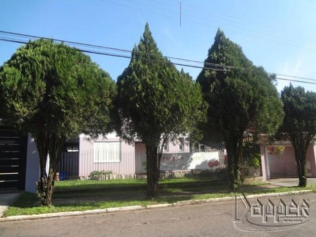 Sobrado com 4 Quartos e 2 banheiros à Venda, 217 m² por R$ 450.000