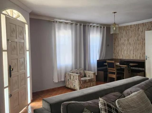 Sobrado com 4 Quartos e 3 banheiros à Venda, 144 m² por R$ 615.000