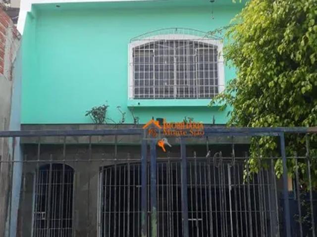 Sobrado com 4 Quartos e 3 banheiros à Venda, 174 m² por R$ 424.000