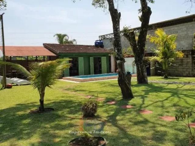 Sobrado com 4 Quartos e 3 banheiros à Venda, 1000 m² por R$ 500.000