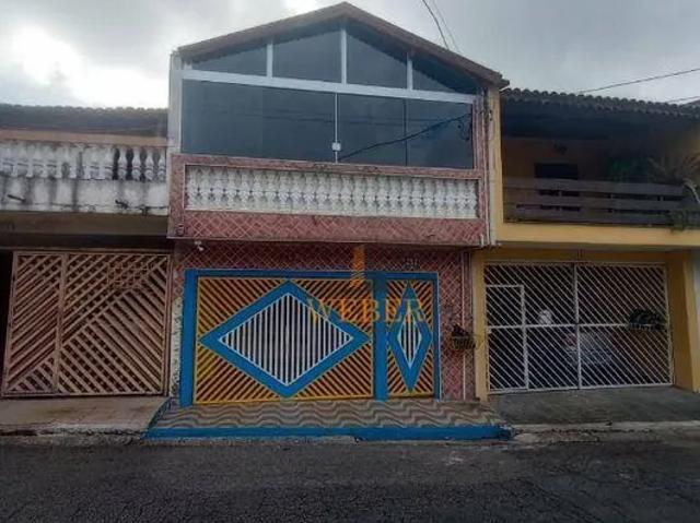 Sobrado com 4 Quartos e 3 banheiros à Venda, 200 m² por R$ 649.000