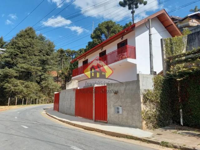 Sobrado com 4 Quartos e 3 banheiros à Venda, 643 m² por R$ 1.150.000