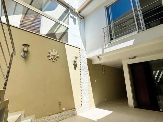 Sobrado com 4 Quartos e 3 Suítes à venda, 210m² por R$ 989.000,00 Campestre, Santo André/SP