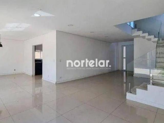 Sobrado com 4 quartos e à venda, sendo reformada 283 m² por R$ 3.050.000 Alphaville Santana de P