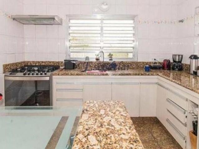 Sobrado com 4 quartos sendo 3 suítes 7 banheiros e 4 vagas à venda, 500 m² Vila Mazzei São Paul