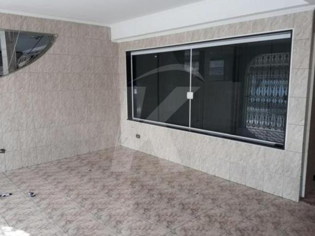 Sobrado com 4 quartos sendo 3 suítes, com 2 vagas no Jardim Brasil