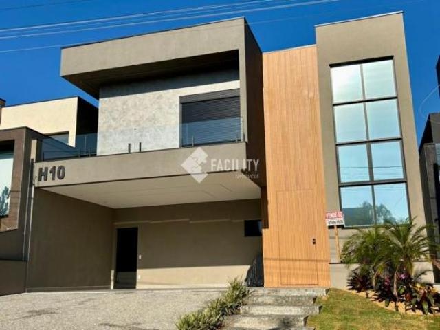 Sobrado com 4 quartos sendo 3 suites no Condomínio Vile do Sol Valinhos