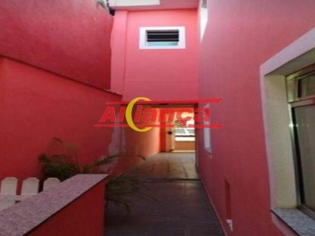 SOBRADO COM 4 QUARTOS, SENDO 1 SUÍTE A VENDA, 196m²Vila Flórida Guarulhos SP
