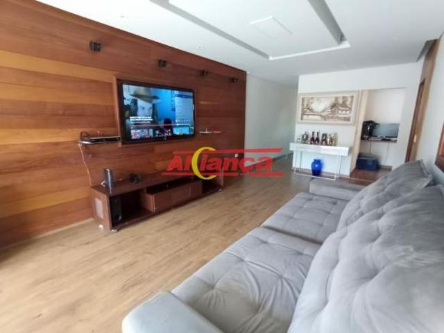 SOBRADO COM 4 QUARTOS SENDO 1 SUITE A VENDA 400M² JARDIM ADRIANA GUARULHOS/SP