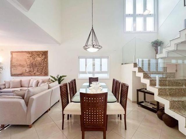 Sobrado com 4 quartos, sendo todos suítes à venda, 327 m² por R$ 3.500.000 Jardim Aquarius São J