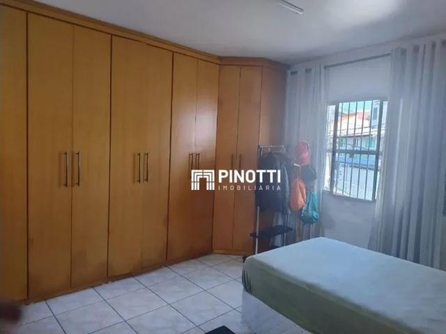 Sobrado com 4 Quartos para venda ou aluguel, 285m² Centro