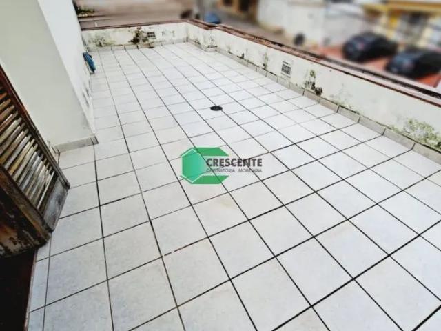 Sobrado com 4 Quartos para venda ou aluguel, 289m² Centro