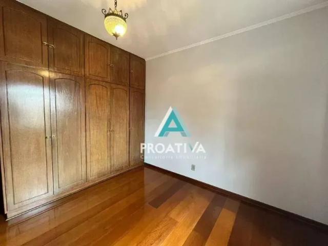 Sobrado com 4 Quartos para venda ou aluguel, 236m² Campestre