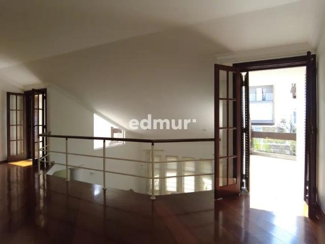 Sobrado com 4 Quartos para venda ou aluguel, 495m² Jardim