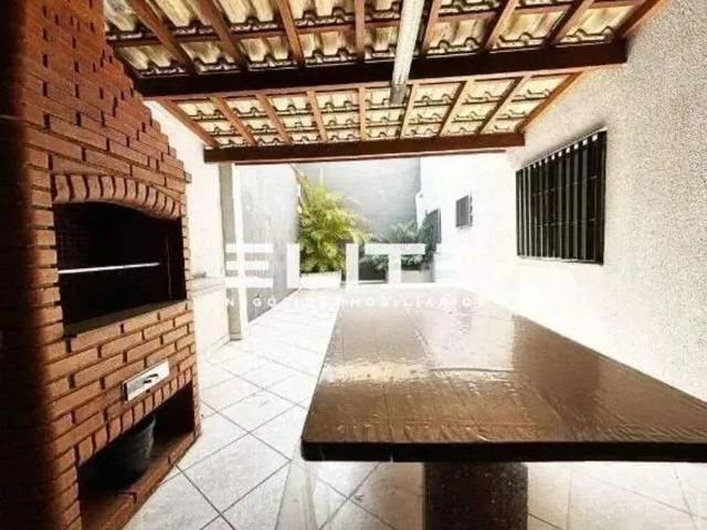 Sobrado com 4 Quartos para alugar, 218m² Vila Floresta