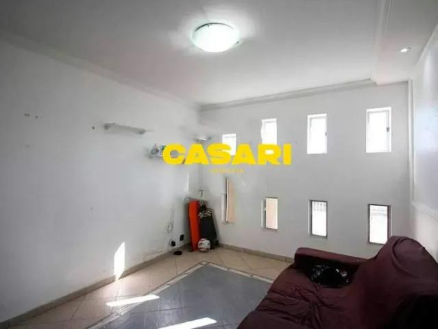Sobrado com 4 Quartos para alugar, 231m² Centro