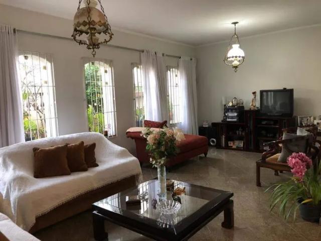 Sobrado com 4 Quartos para alugar, 276m² Campestre