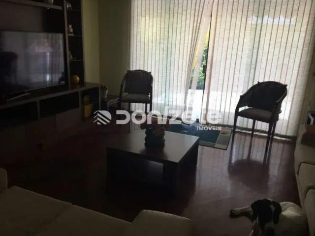 Sobrado com 4 Quartos para alugar, 270m² Jardim