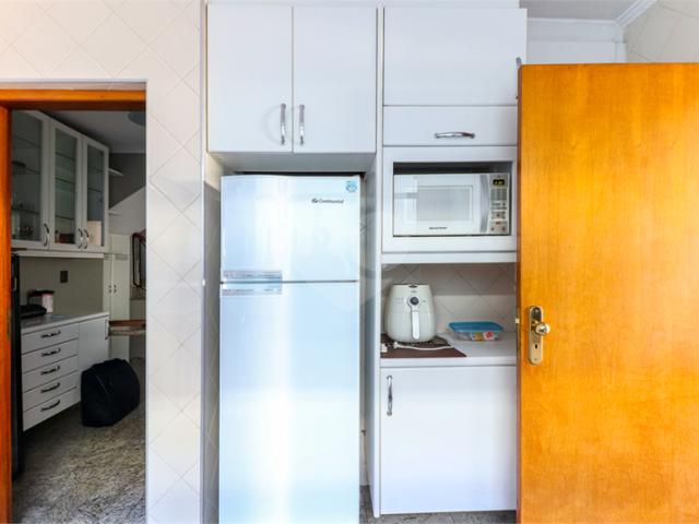 Sobrado com 4 quartos para alugar em Alto de Pinheiros SP